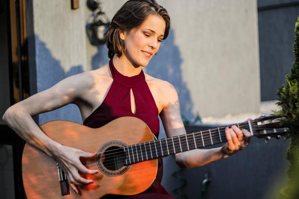 Katie James, identidad natural colomboirlandesa